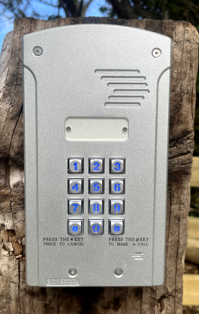 Communicator GSM18V9L GSM intercom manual - Sesame Gate Automation